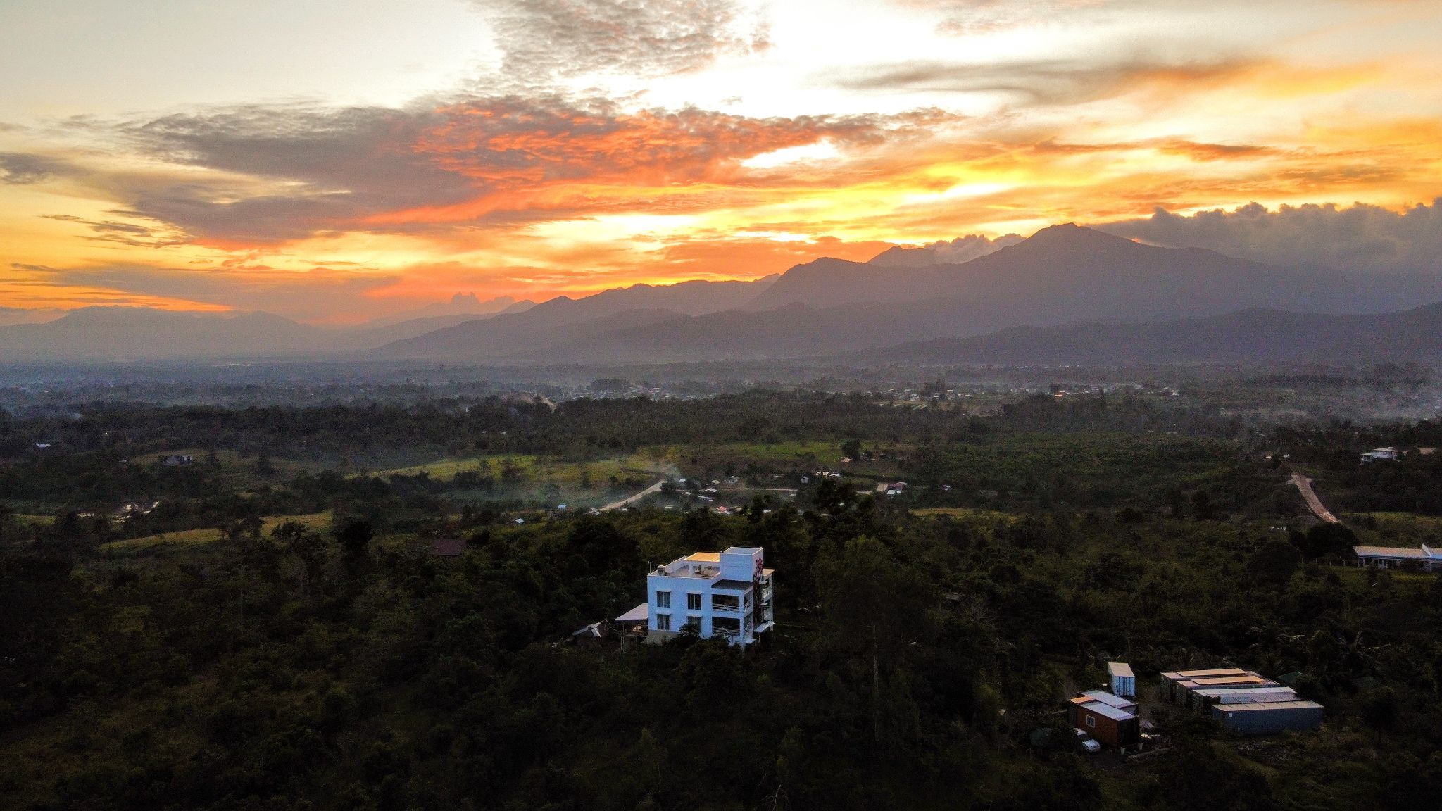 Bahay Kalipay - Raw Food Detox Yoga and Retreat House